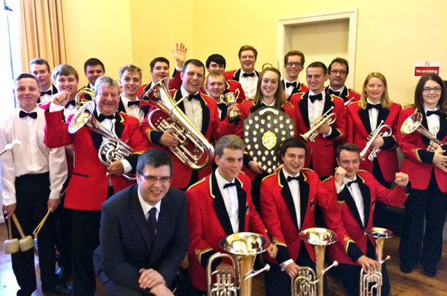 Beatty and Hade Edge perform final chord — 4barsrest