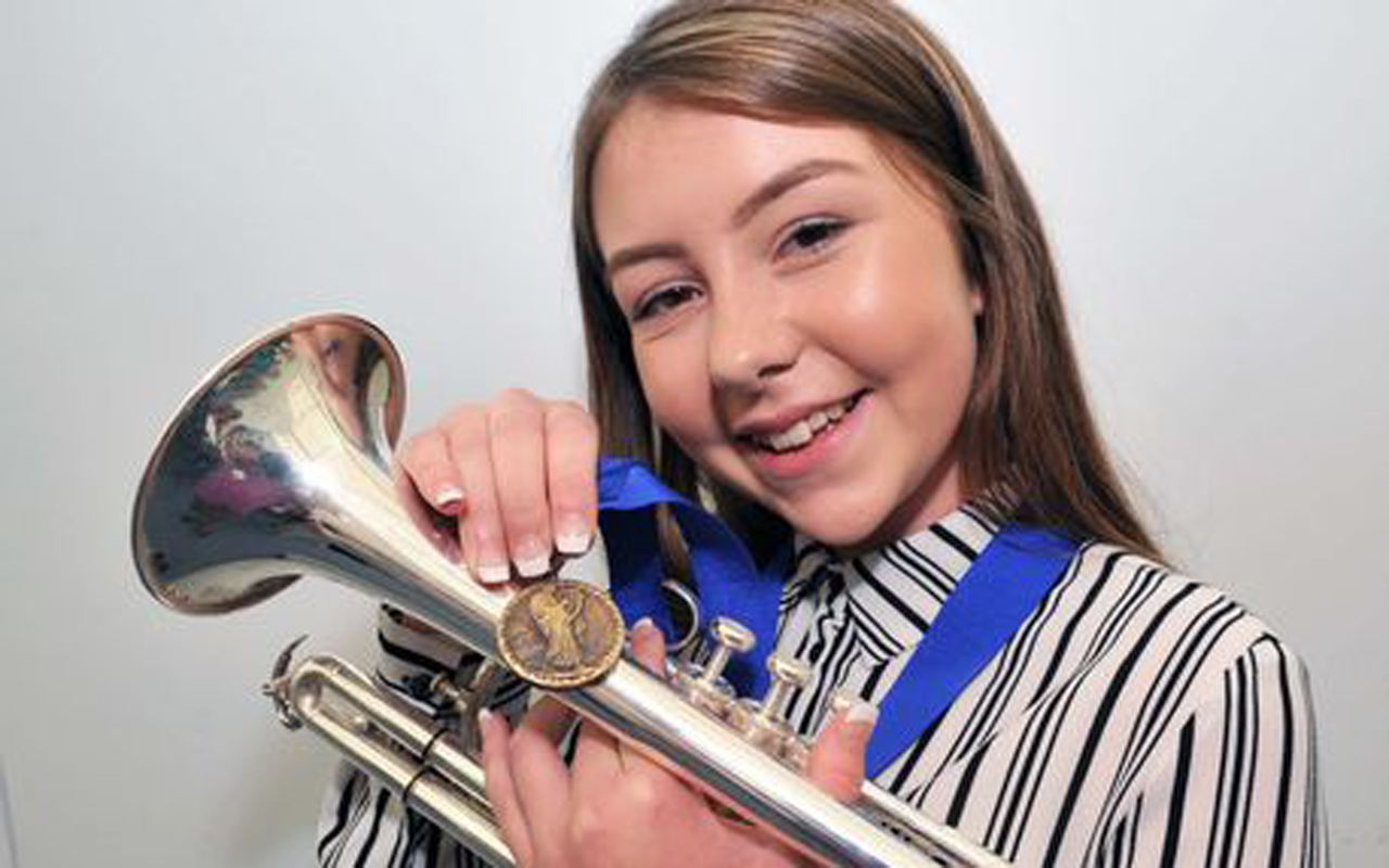 Blue Riband award tops Eisteddfod debut for Ela — 4barsrest