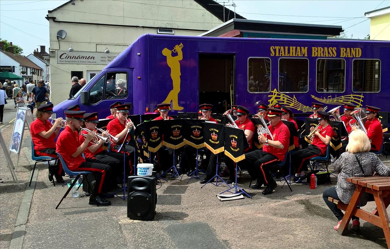 Stalham entertains the fringe crowds — 4barsrest