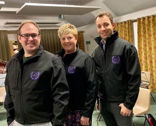 Wantage shell out for top look — 4barsrest