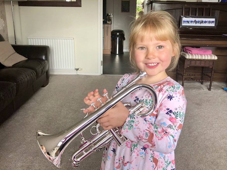 A cheeky chance for a blow... — 4barsrest