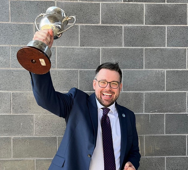 Hancock takes last bow after 25 years of outstanding service — 4barsrest