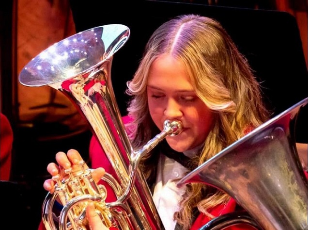 Boax enjoys the spotlight of baritone, Burns and the ballot box ...