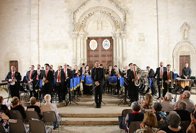 Historic debut performance for Italian Brass Band — 4barsrest