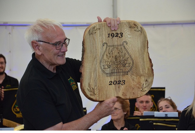 Heart of oak for centenary Lydbrook — 4barsrest