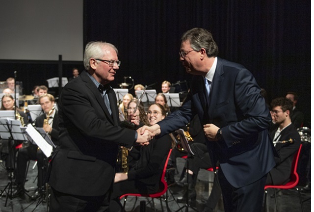 International award for Ray Farr — 4barsrest