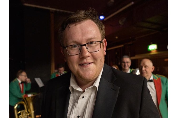 Binns returns to Milnrow — 4barsrest