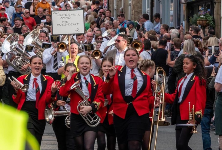 Uppermill reach new Whit Friday heights — 4barsrest