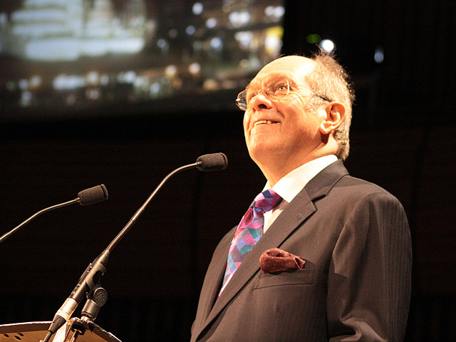 Radio: Listen to the Band — 4barsrest